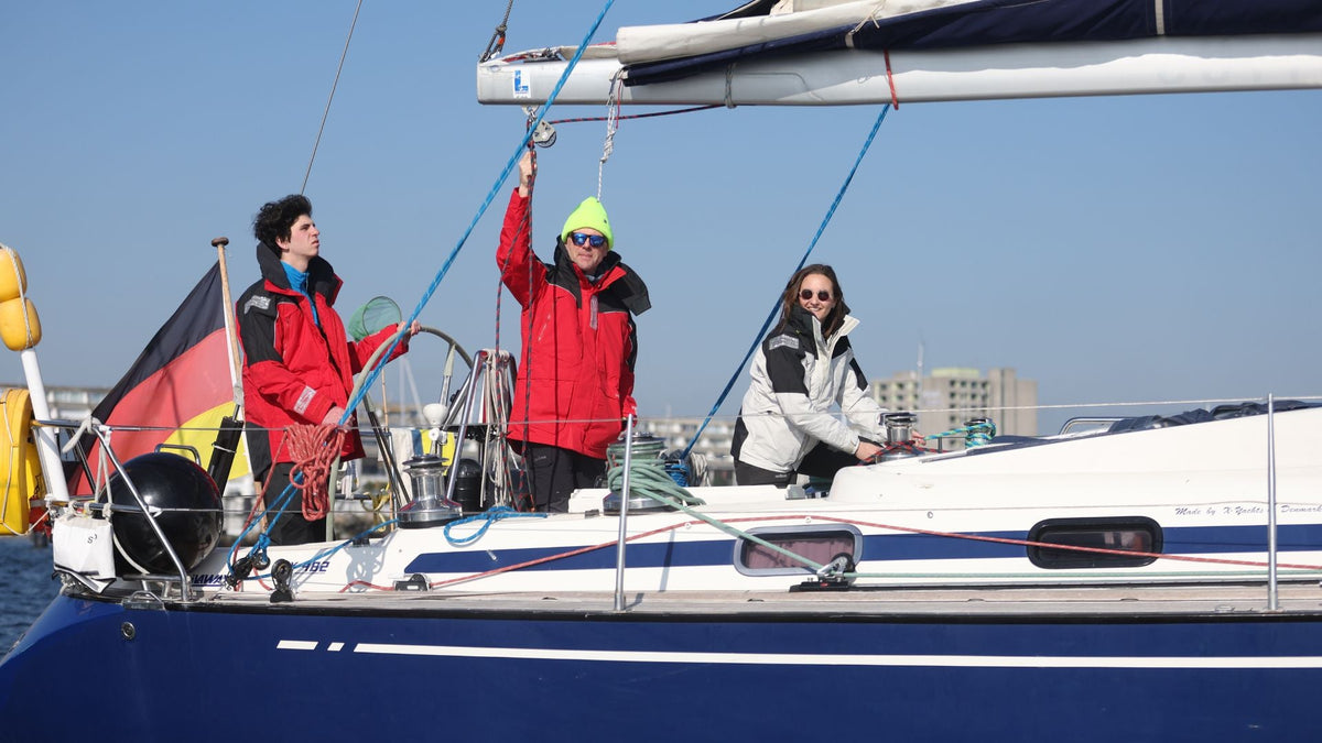 High-quality sailing jackets | Weatherproof & Stylish at Sea ...